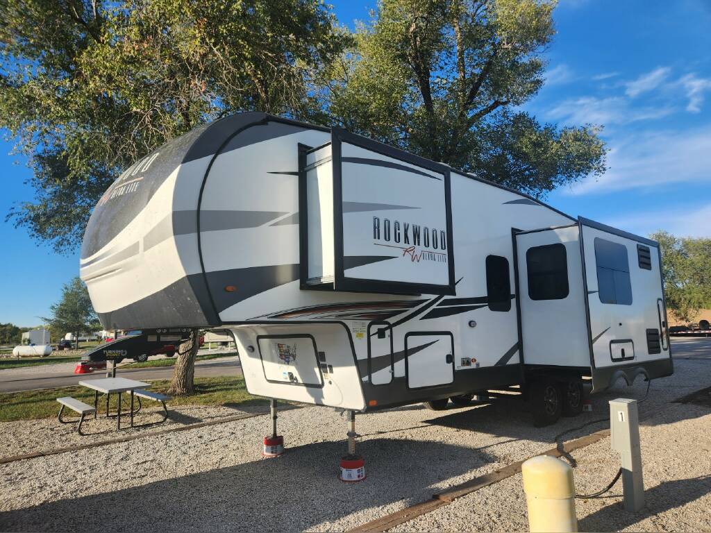 2021 FOREST RIVER FOREST RIVER ULTRA LIGHT 2891BH FIFTH WHEEL FOR $276 BW!